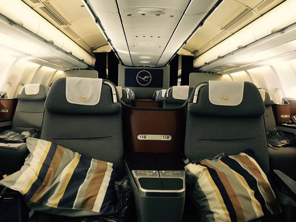 Review: Lufthansa Business Class im Airbus A380 Hongkong nach Frankfurt ...