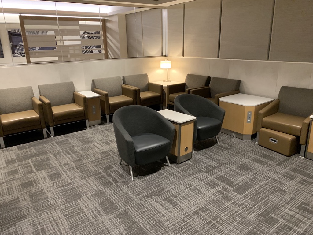 Review: American Airlines Flagship Lounge Chicago - Frankfurtflyer.de