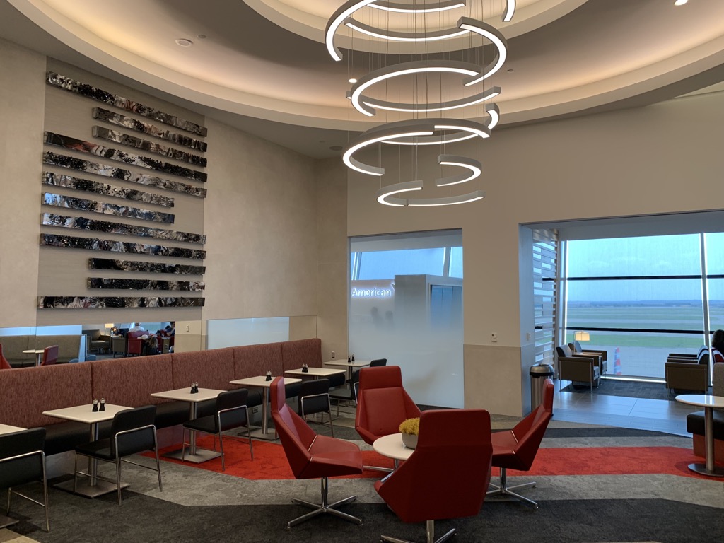 Review: American Airlines Flagship Lounge Dallas/ Fort Worth ...