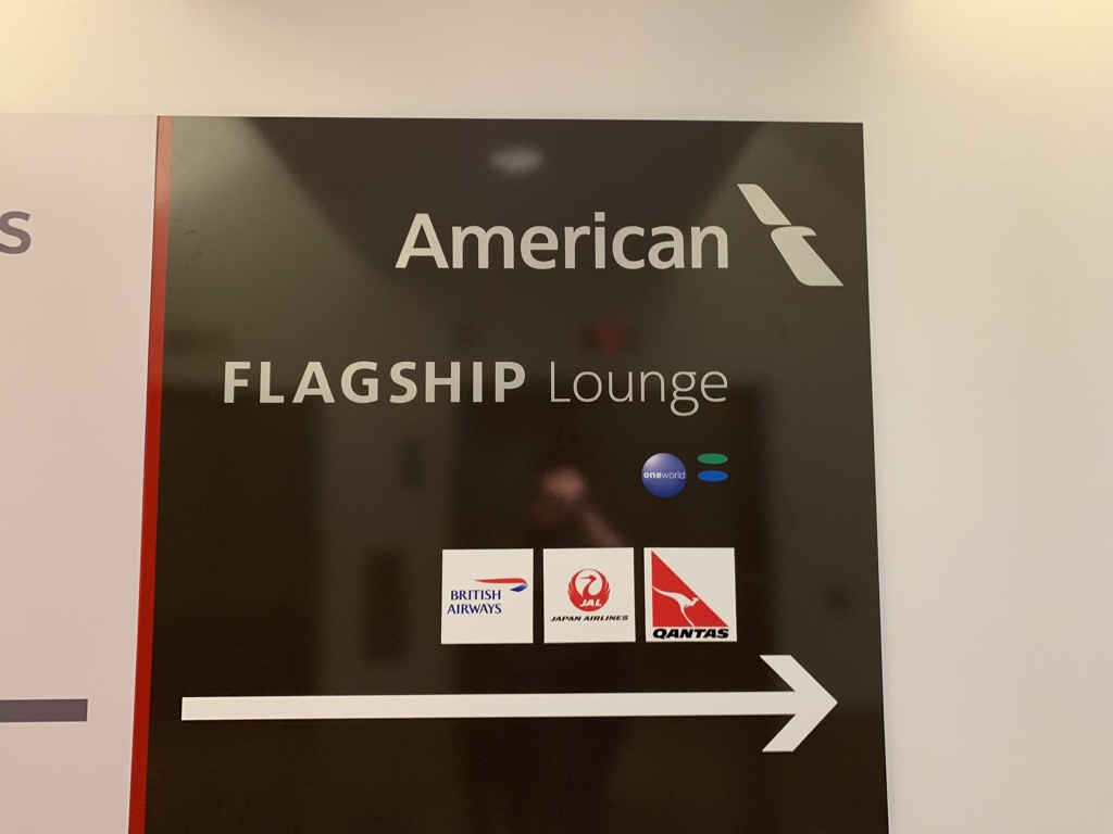 Review: American Airlines Flagship Lounge Dallas/ Fort Worth ...