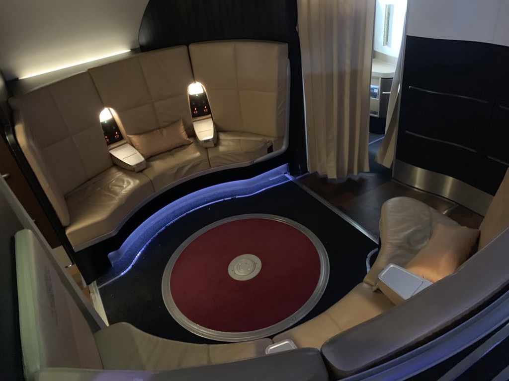 Review: Etihad Airways First Class Apartments Airbus A380 Abu Dhabi ...
