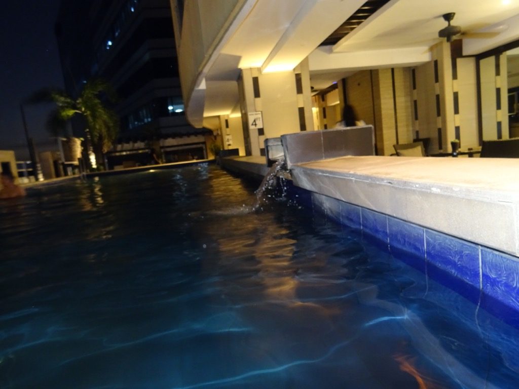 Review: Vivere Hotel und Resorts, Alabang - Deluxe Zimmer ...