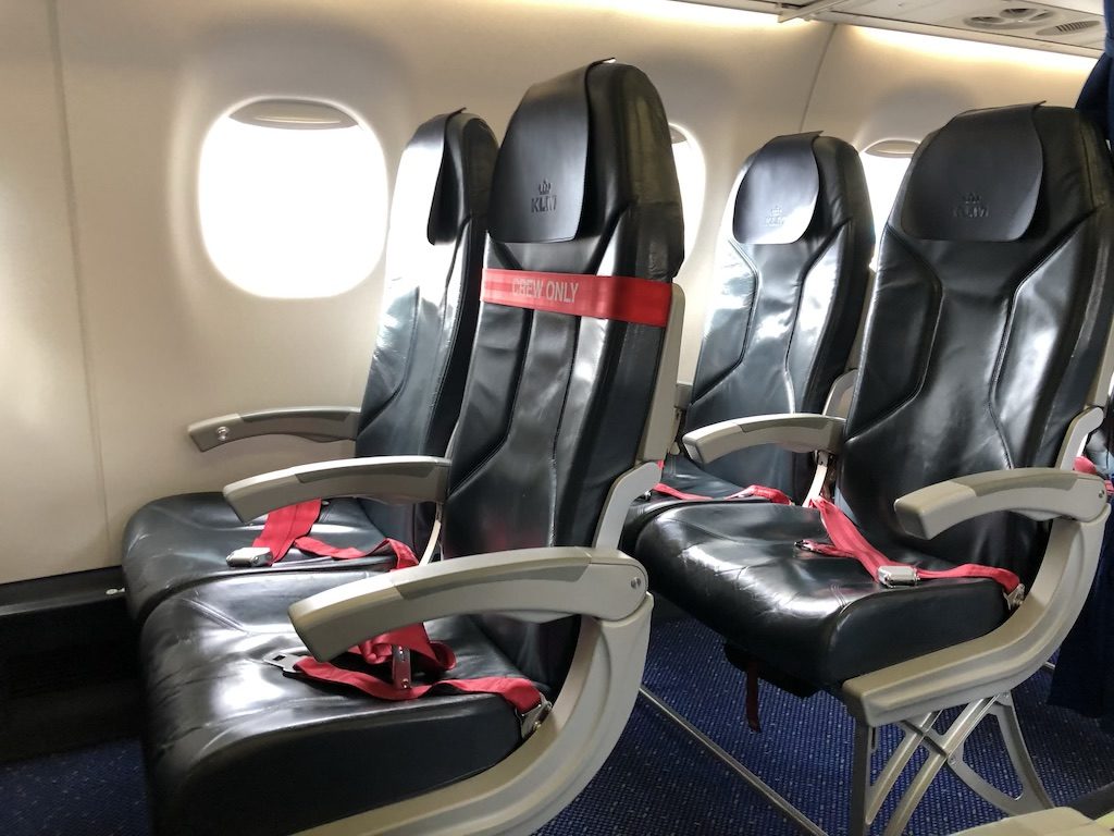 Review: KLM Europe Business Class | Amsterdam nach Nürnberg im Embraer ...