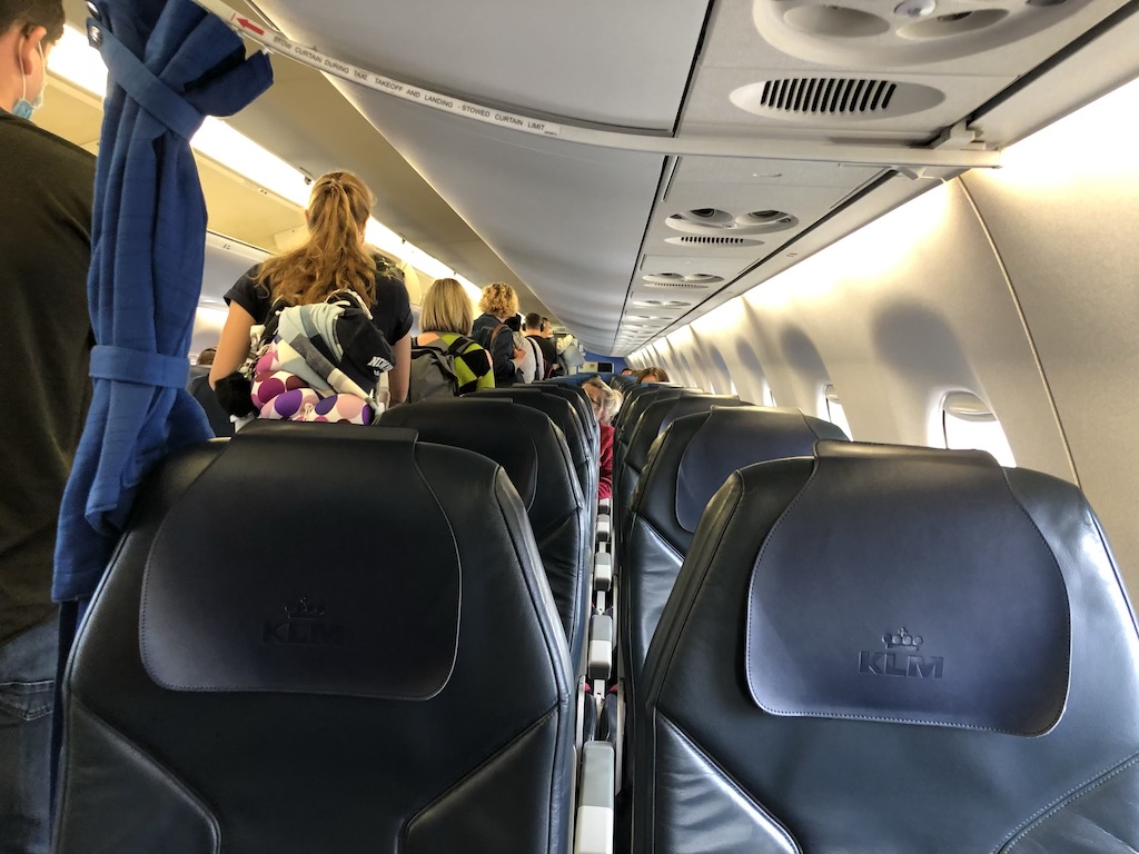 Review: KLM Europe Business Class | Amsterdam nach Nürnberg im Embraer ...