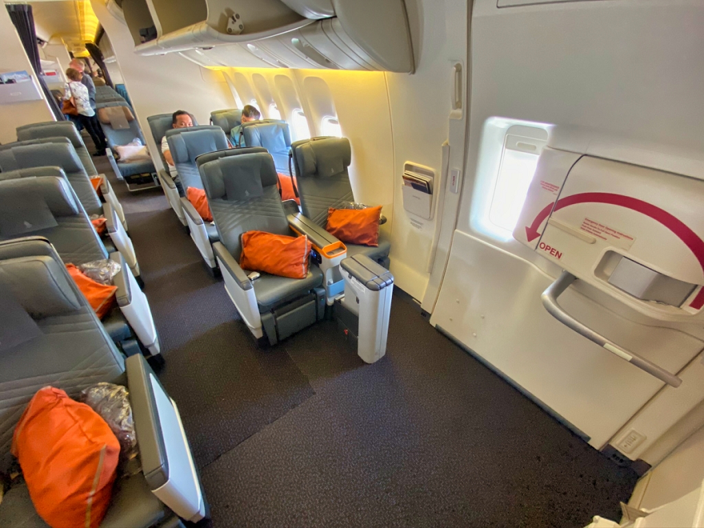 Review: Singapore Airlines Premium Economy Class Boeing 777-300ER ...